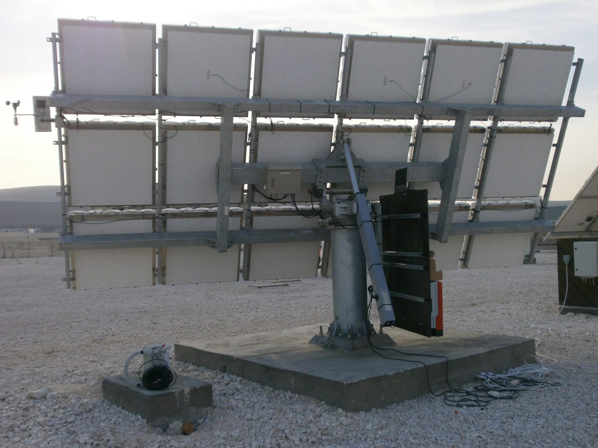 Low profile CPV system designs - BSQ Solar